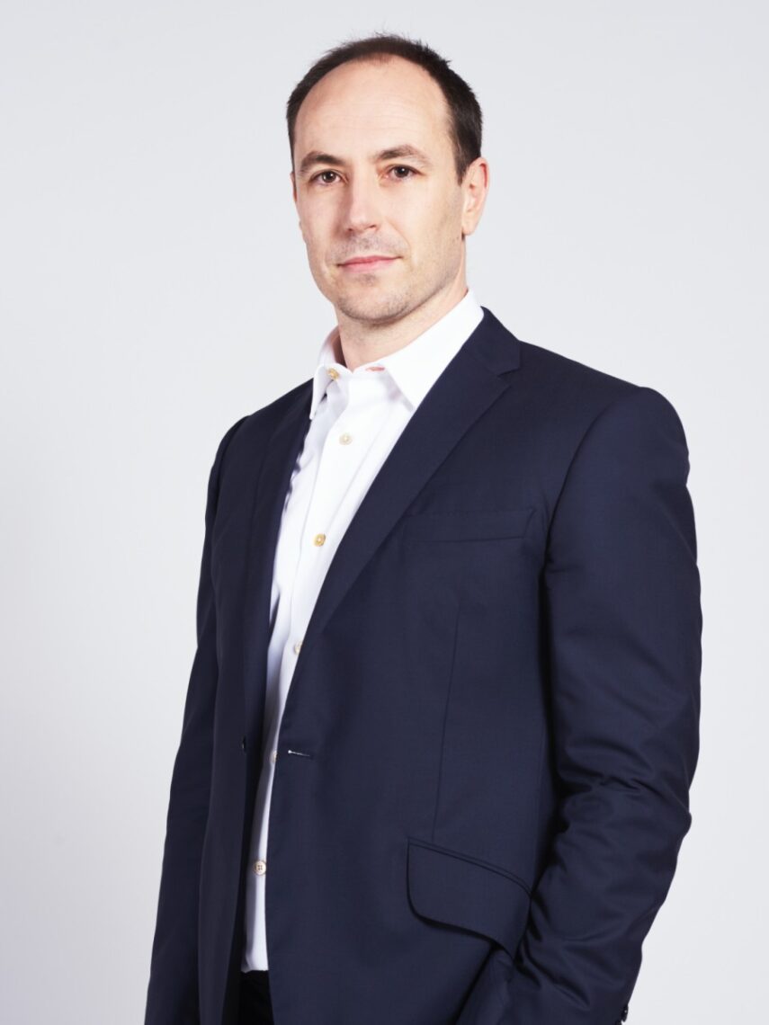 VistaJet's Ian Moore on the irreducible importance of listening to the customer - Robb Report ...