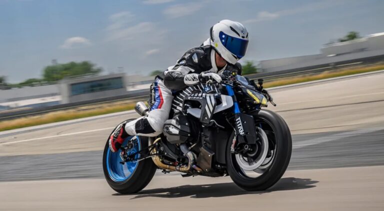 BMW just unveiled a new superbike with nitrous oxide power boost - Robb ...